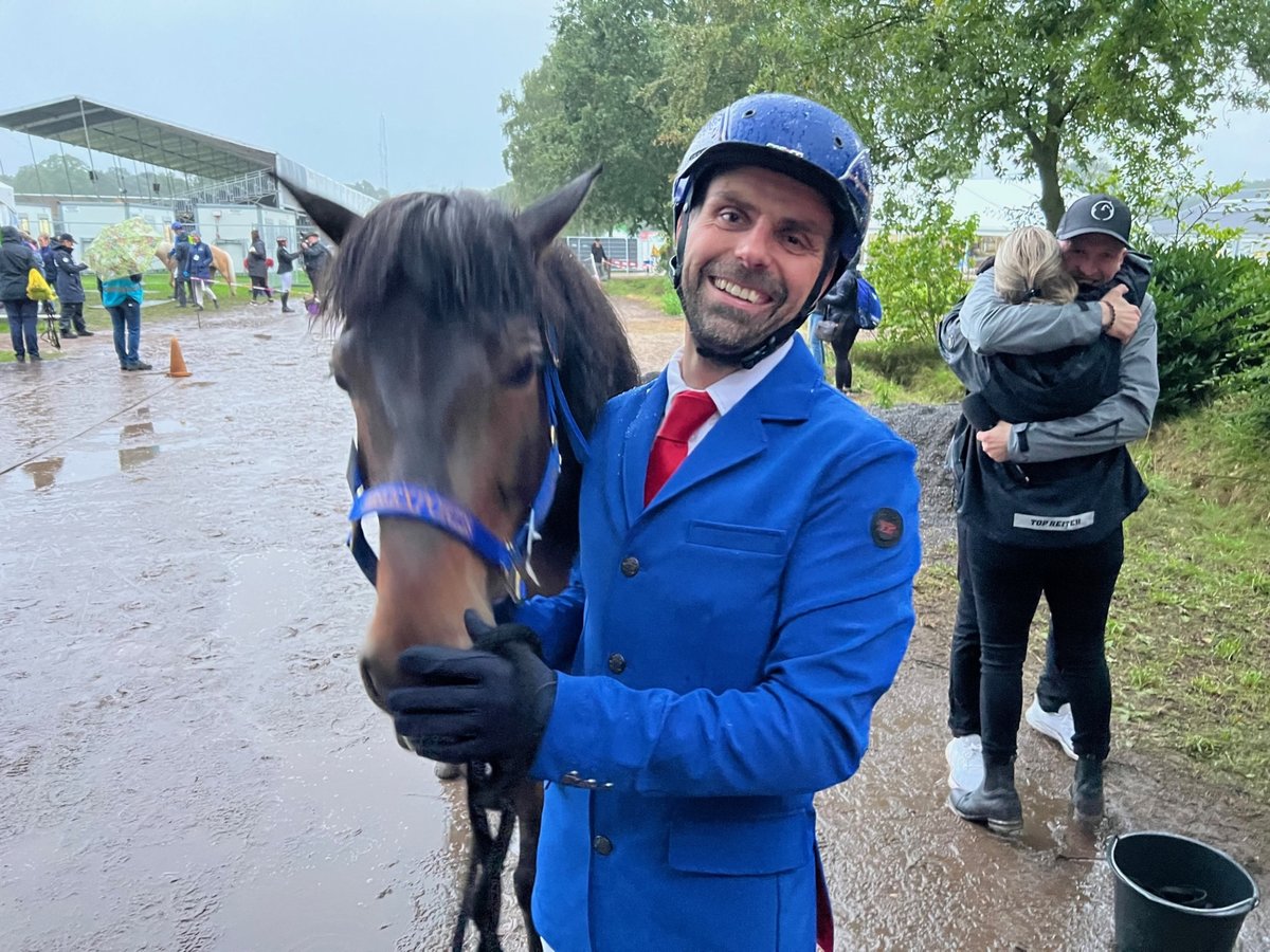 Tveir heimsmeistaratitlar á fyrsta degi - RÚV.is