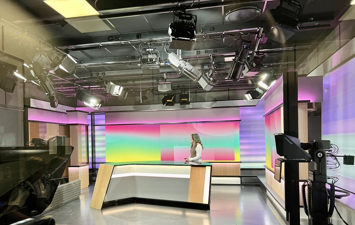 The RÚV English Podcast: BEHIND THE SCENES AT KRAKKAFRÉTTIR - RÚV.is