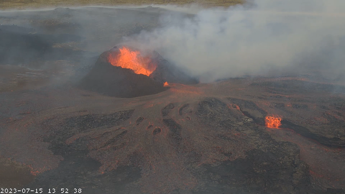 RÚV live streaming from eruption - RÚV.is