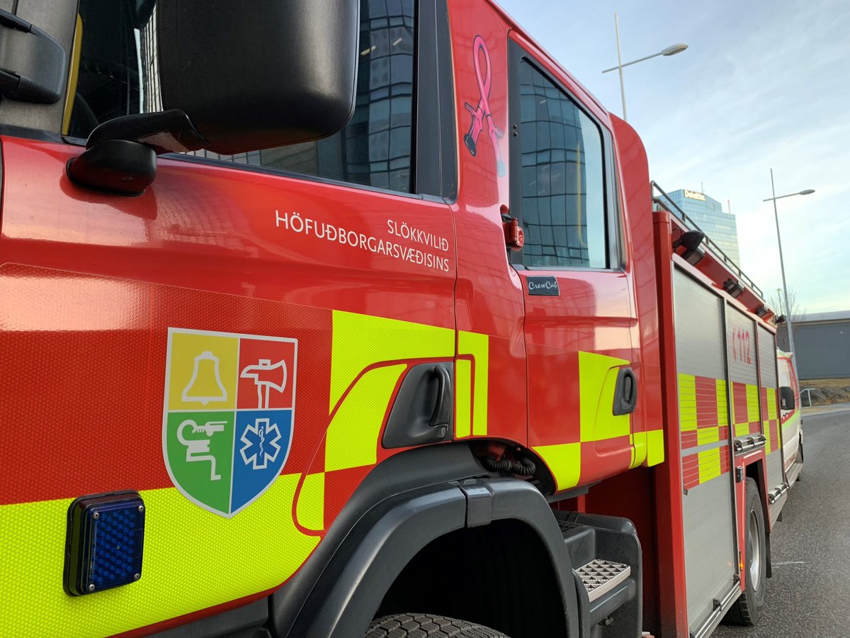 Eldur kviknaði í bíl í Salahverfi - RÚV.is