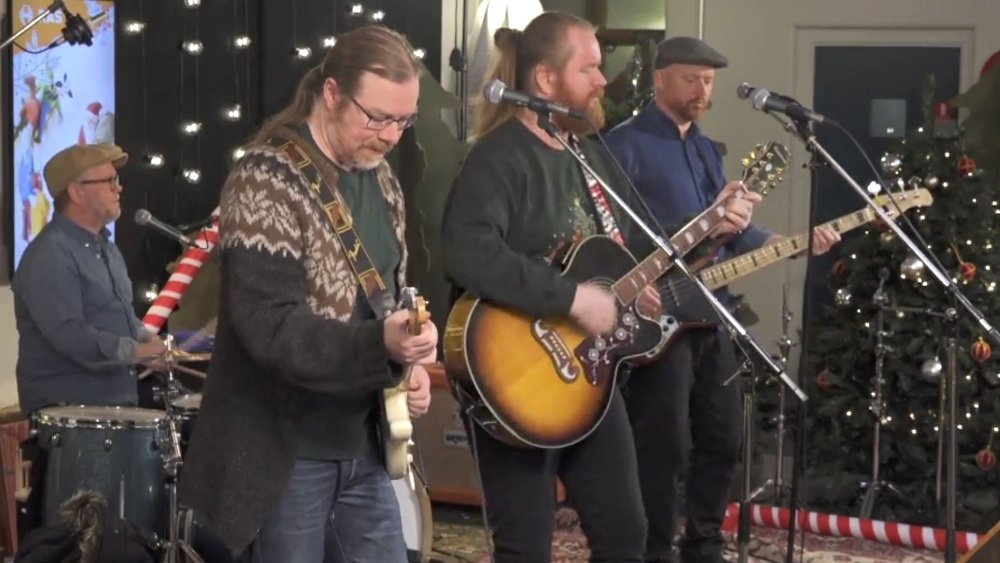 Buff splæsir í jólaboð - RÚV.is