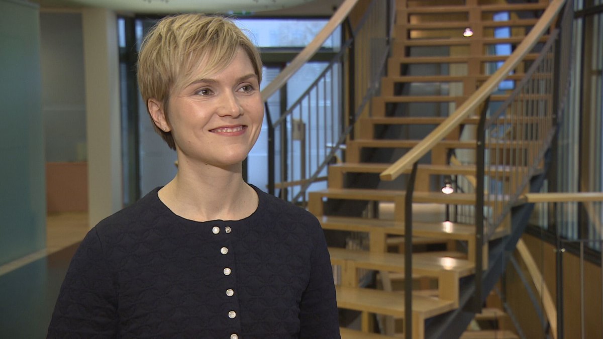 Kristrún Frostadóttir í fæðingarorlof - RÚV.is